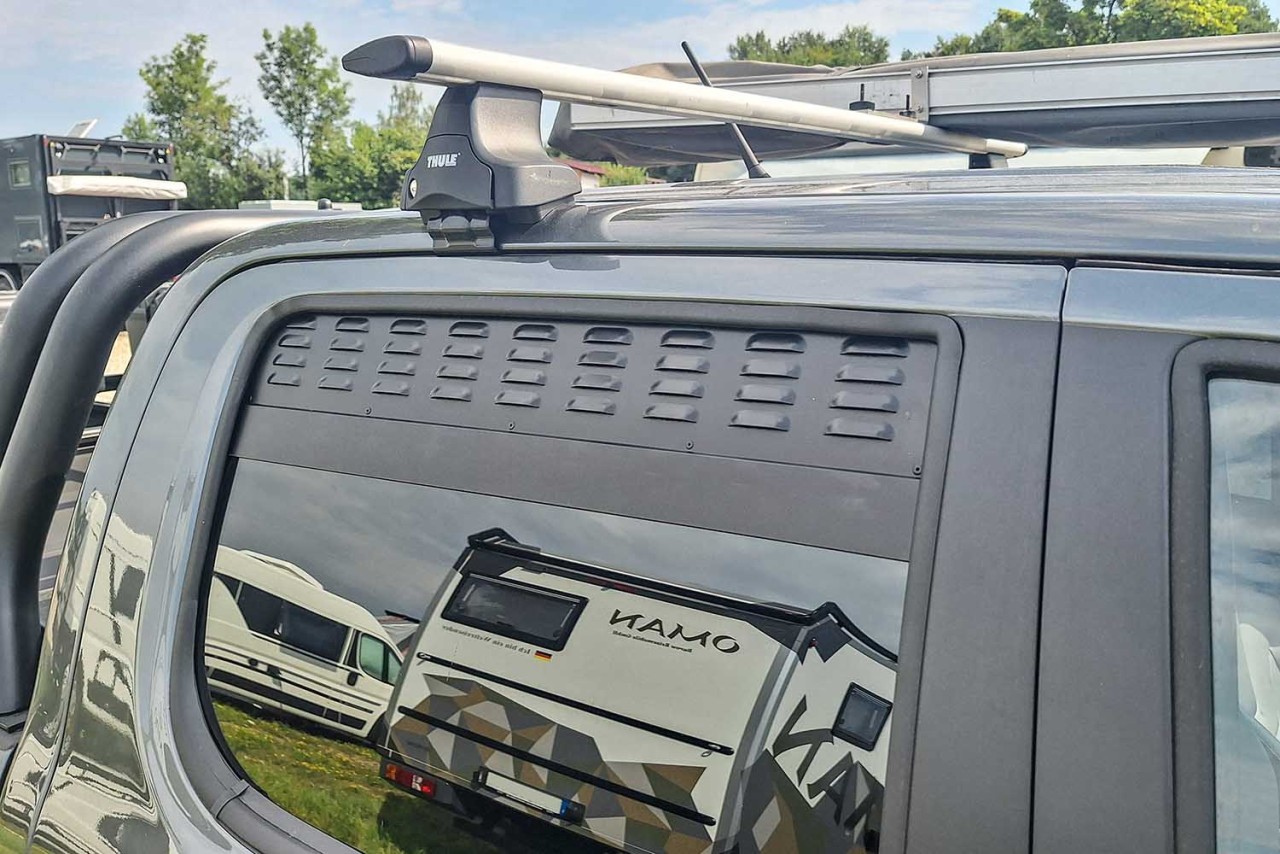 Ventilation panels rear side window Toyota Hilux Double Cab BJ2005-2015